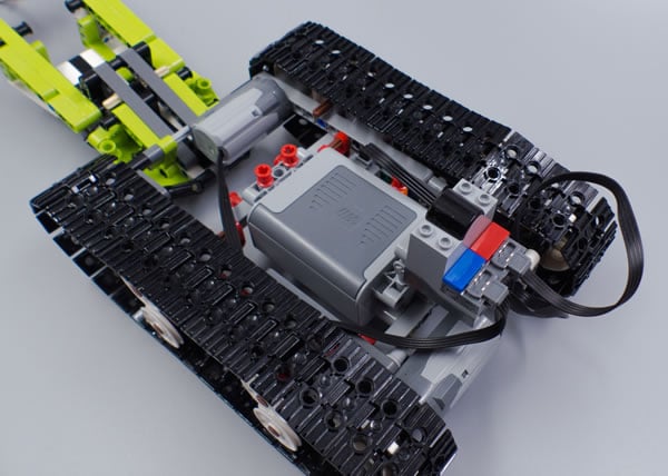 Vite testé : LEGO Technic 42065 RC Tracked Racer - HOTH BRICKS