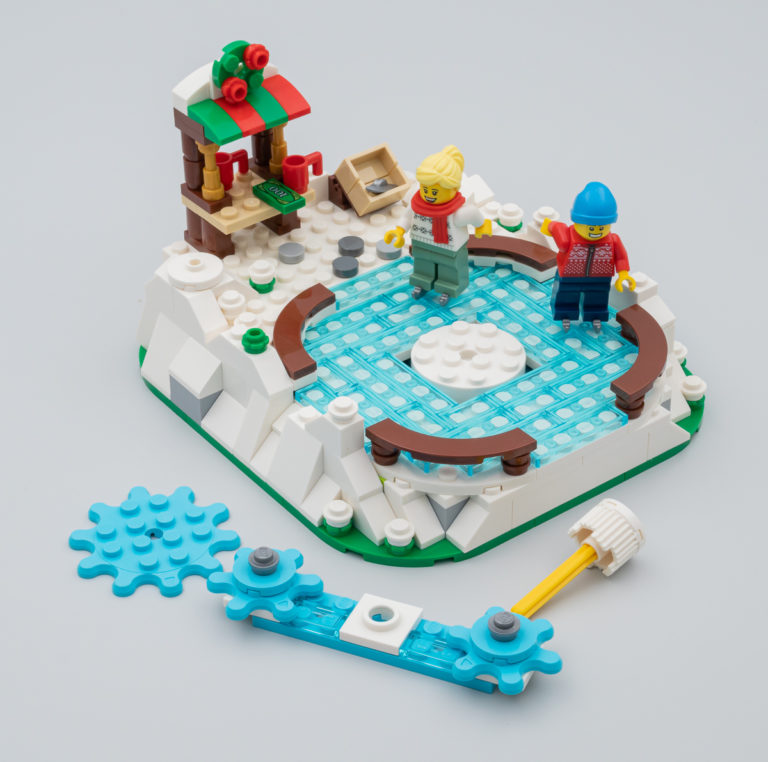 Vite testé : LEGO 40416 Ice Skating Rink Limited Edition - HOTH BRICKS