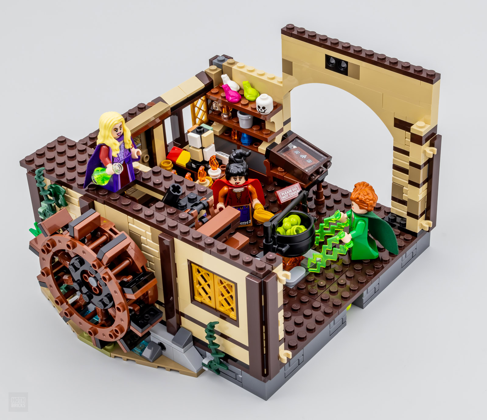 Probado muy rápidamente: LEGO Ideas 21341 Disney Hocus Pocus La cabaña ...