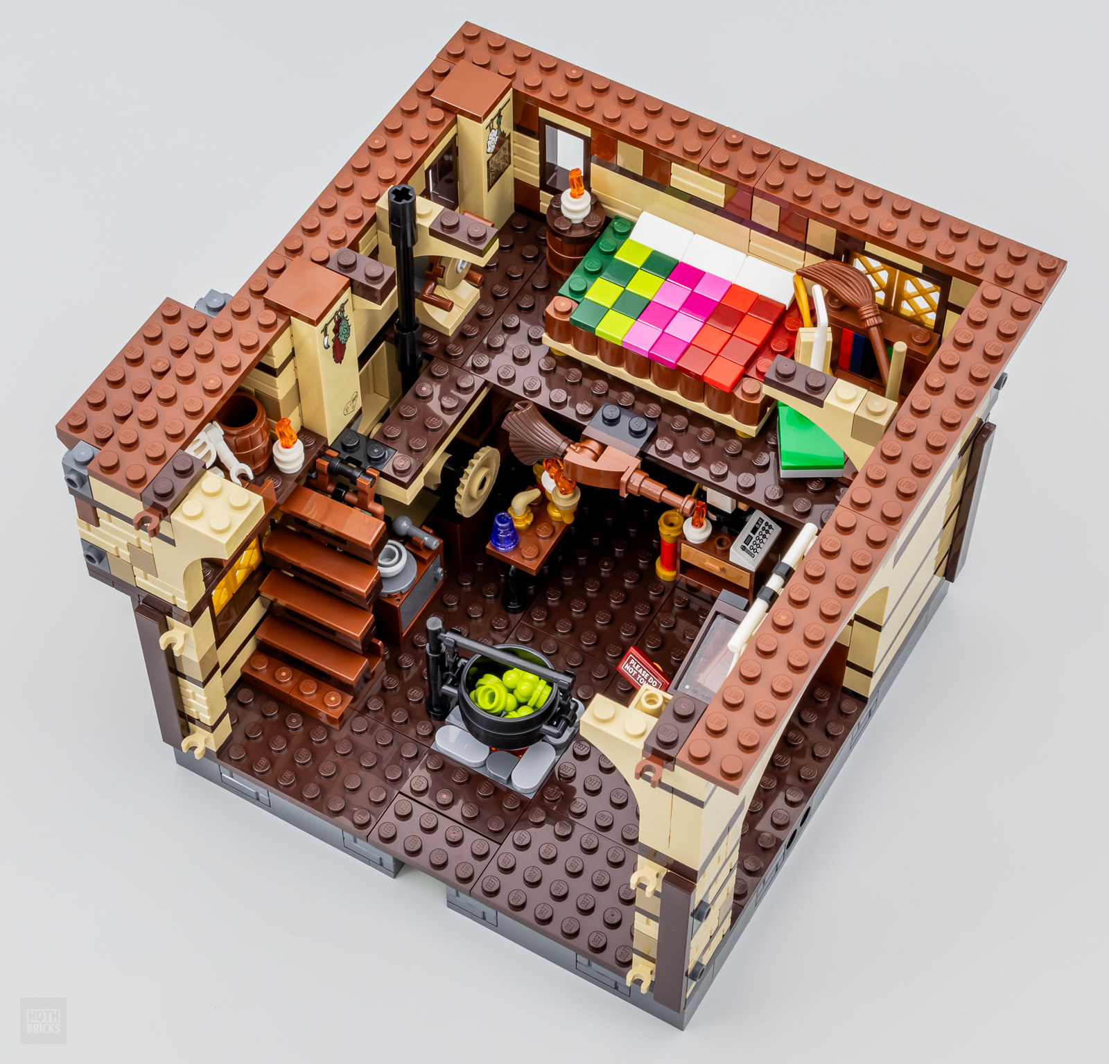 Probado muy rápidamente: LEGO Ideas 21341 Disney Hocus Pocus La cabaña ...
