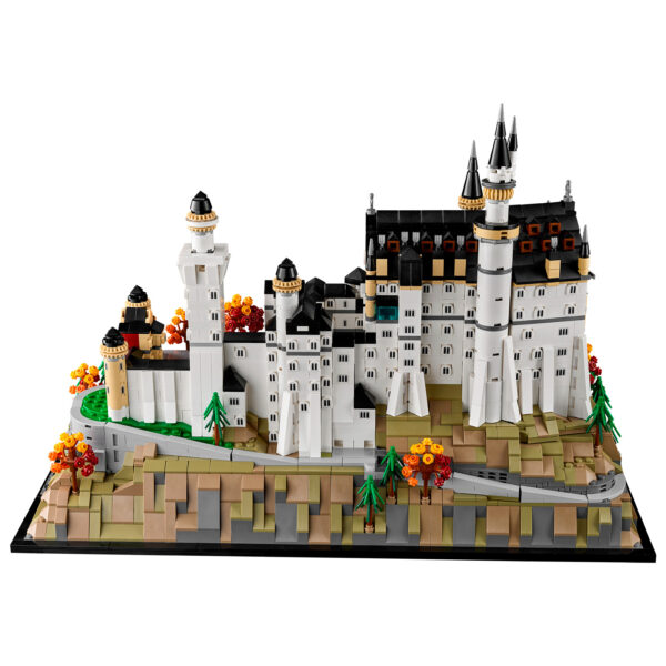 Nouveauté LEGO Architecture d'août 2025 : le set 21063 Neuschwanstein ...